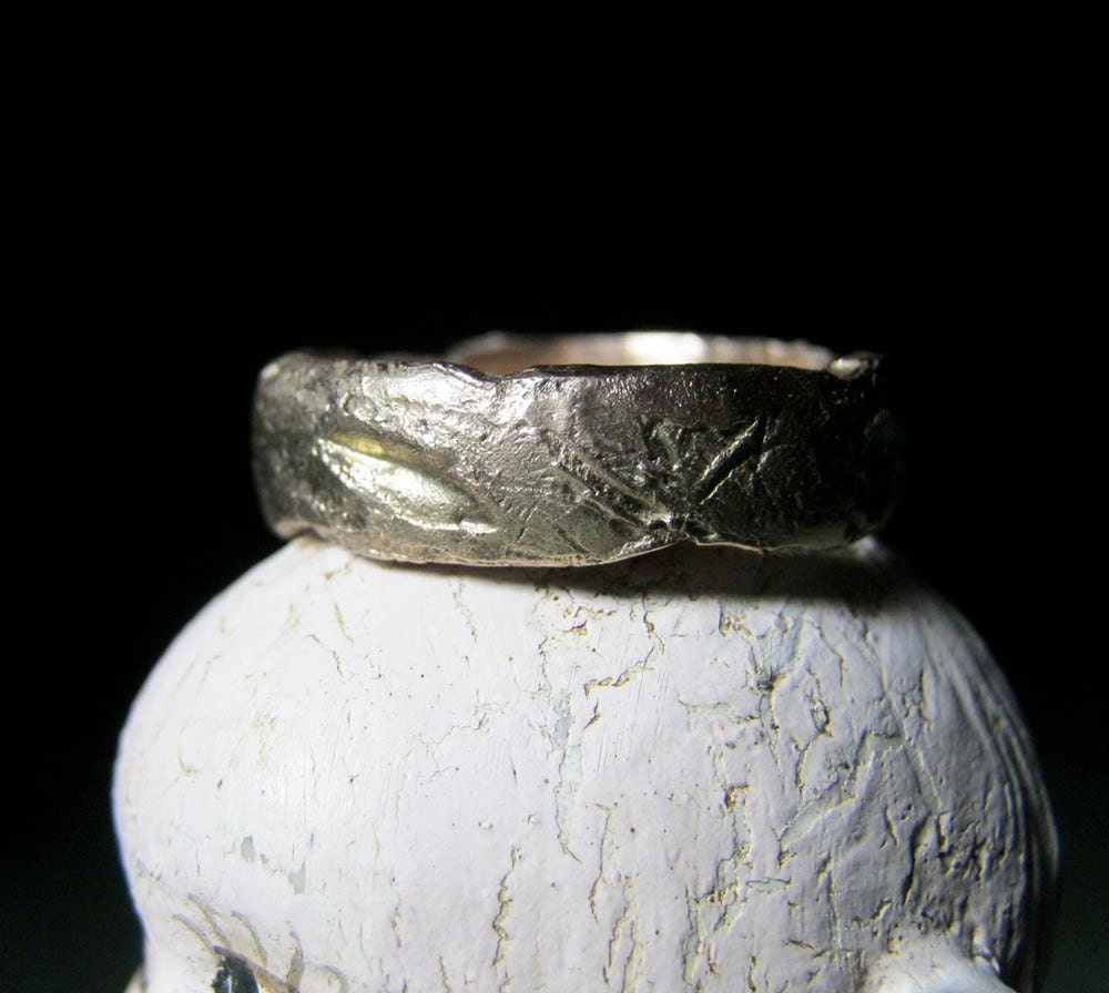 Rustic Distressed Ring 14k Gold Band - Roman Relic - Etsy