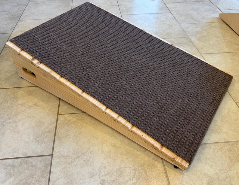 Outdoor Pet Ramp for Dogs or Cats. Great Gentle Angle for Ease of Use ...