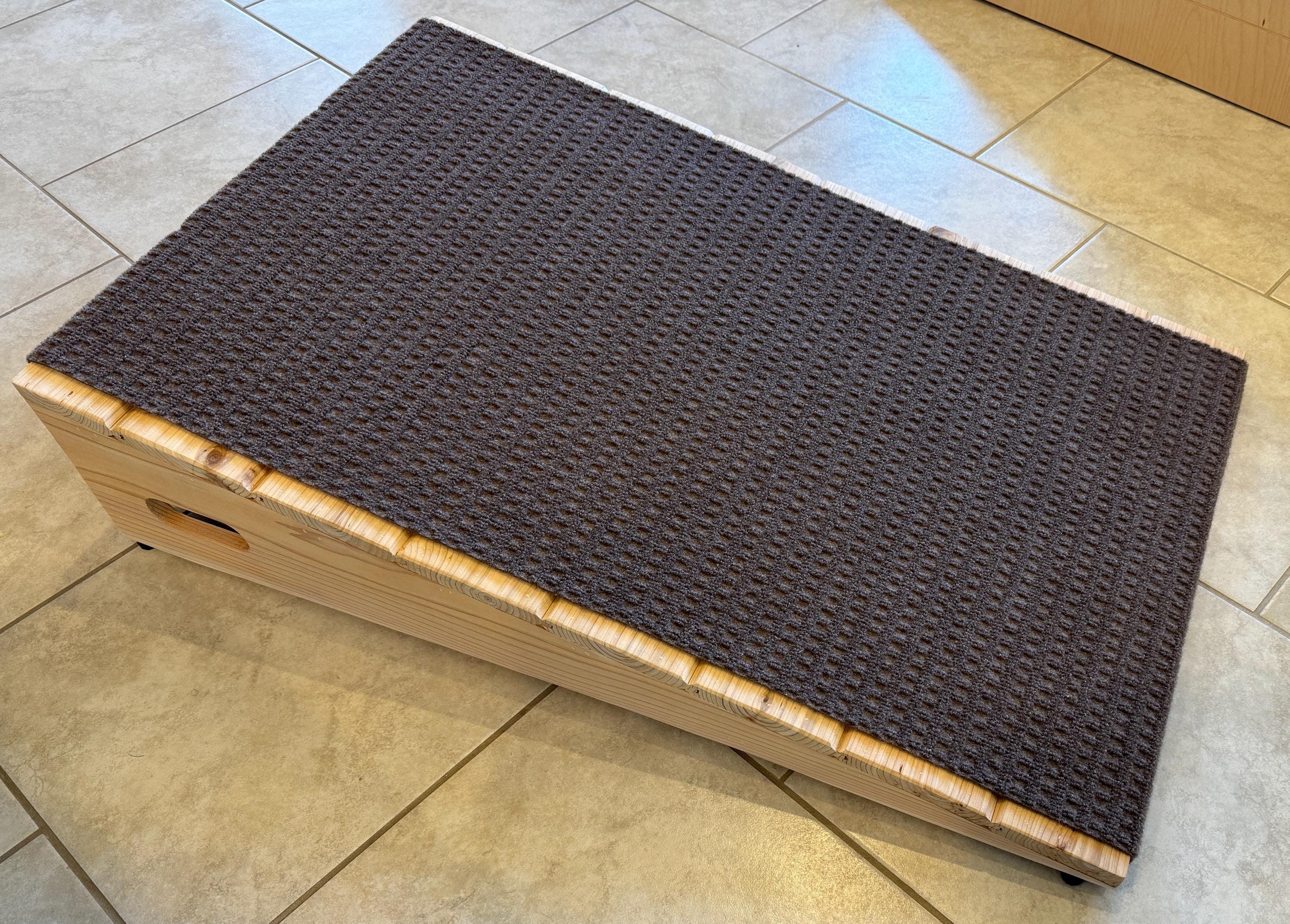 Outdoor Pet Ramp for Dogs or Cats. Great Gentle Angle for Ease of Use ...