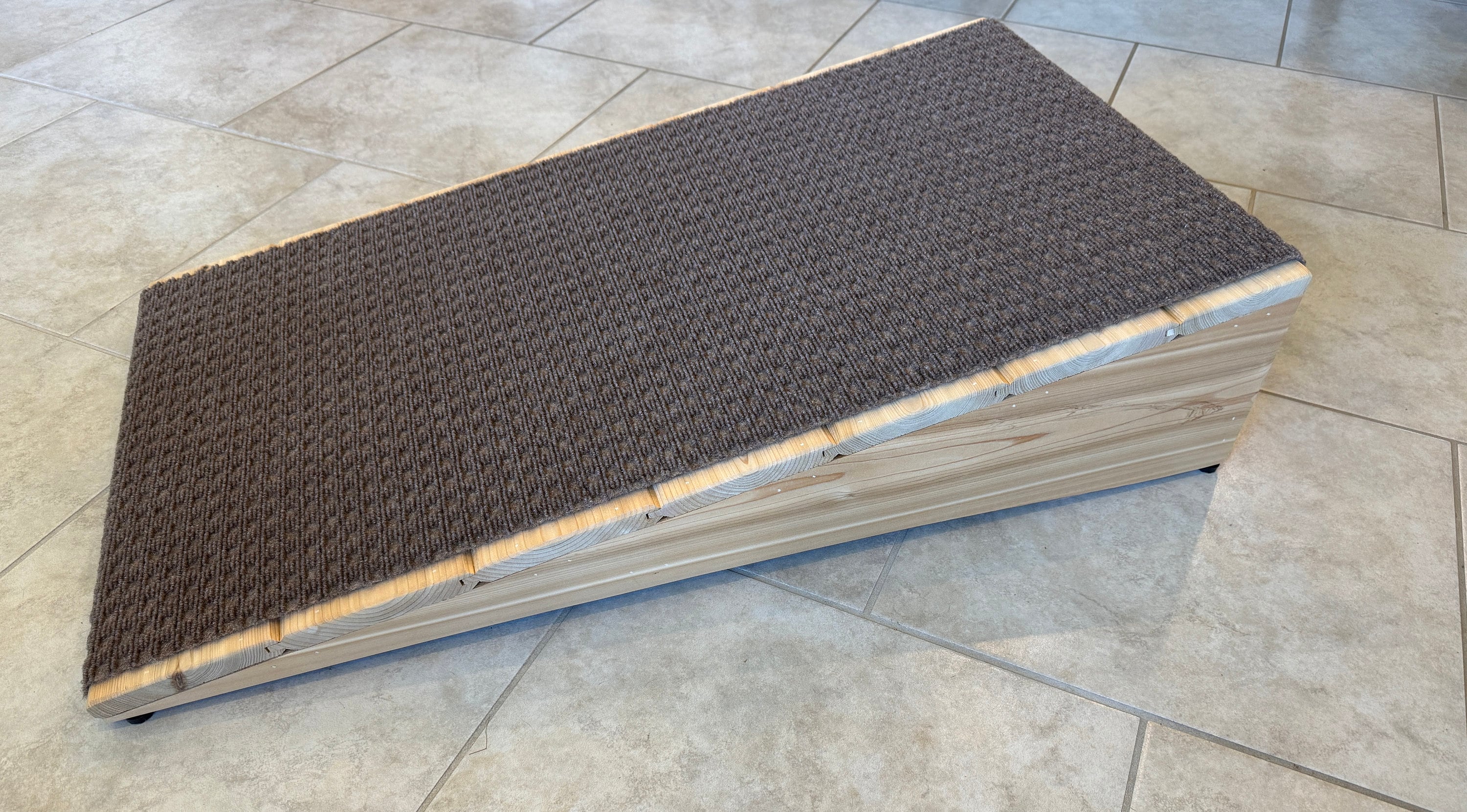 Outdoor Pet Ramp for Dogs or Cats. Great Gentle Angle for Ease of Use ...