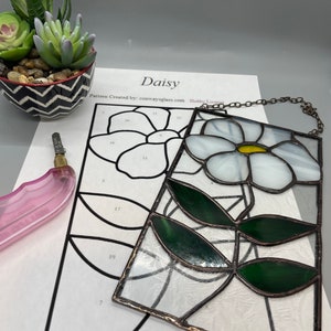 Daisy Stained Glass Pattern: Floral Design (digital Download) - Etsy