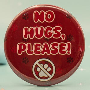 No Hugs, Please! Badge | Hug Traffic Light for Comic Conventions ...