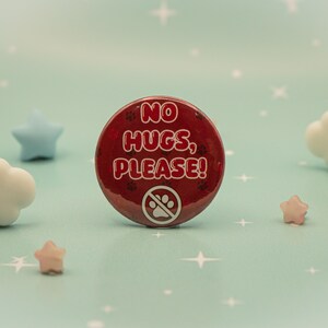 No Hugs, Please! Badge | Hug Traffic Light for Comic Conventions ...