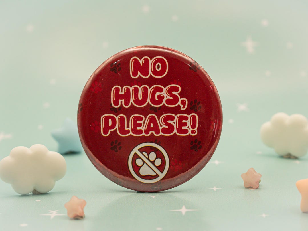 No Hugs, Please! Badge | Hug Traffic Light for Comic Conventions ...