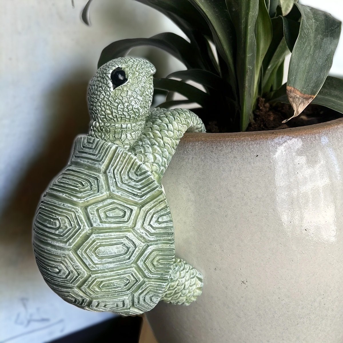 Cute Turtle Outdoor Figurine Resin Turtle Pot Hanger Garden Ornaments ...