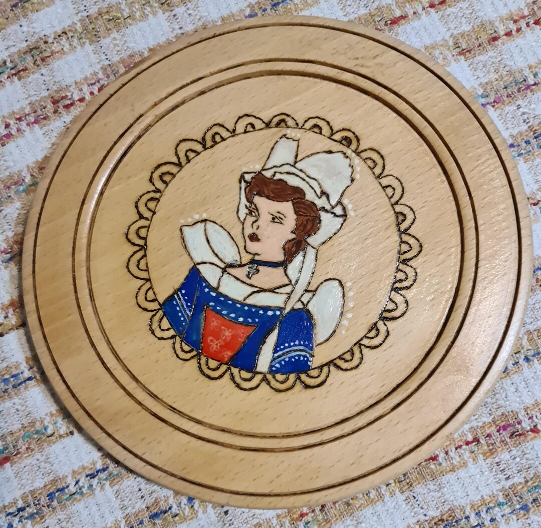 Hand-painted & Pyrography Wooden Wall Art – Vintage Lady | 17 Cm ...