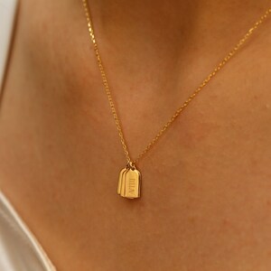 Personalized Gold Name Tag Necklace - Custom Engraved Jewelry ...