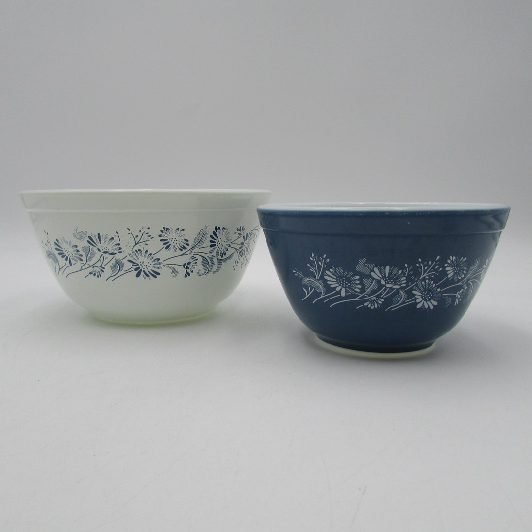 Vintage Pyrex Colonial Mist Blue White Glass Mixing Bowls Set of Two ...