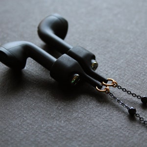 Anti Lost Earbud Chain Strap, Black and Gold Ear Pods Holder Necklace ...