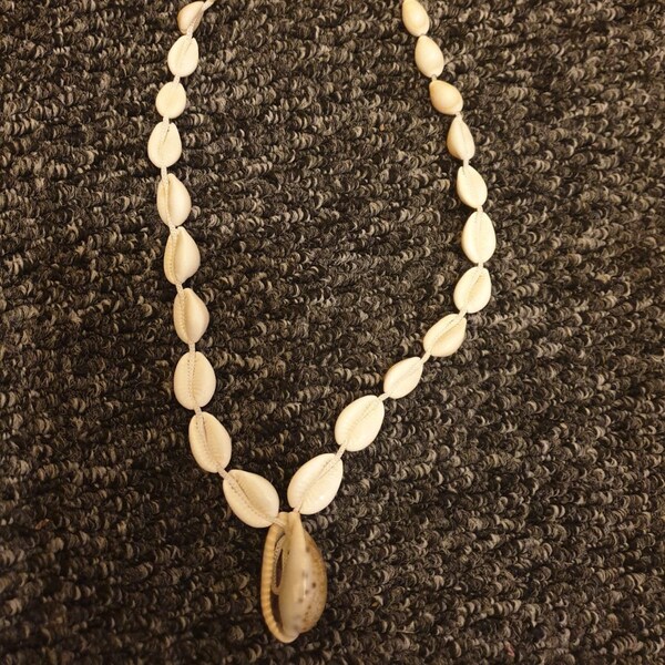 Cowry Shell Necklace - Etsy