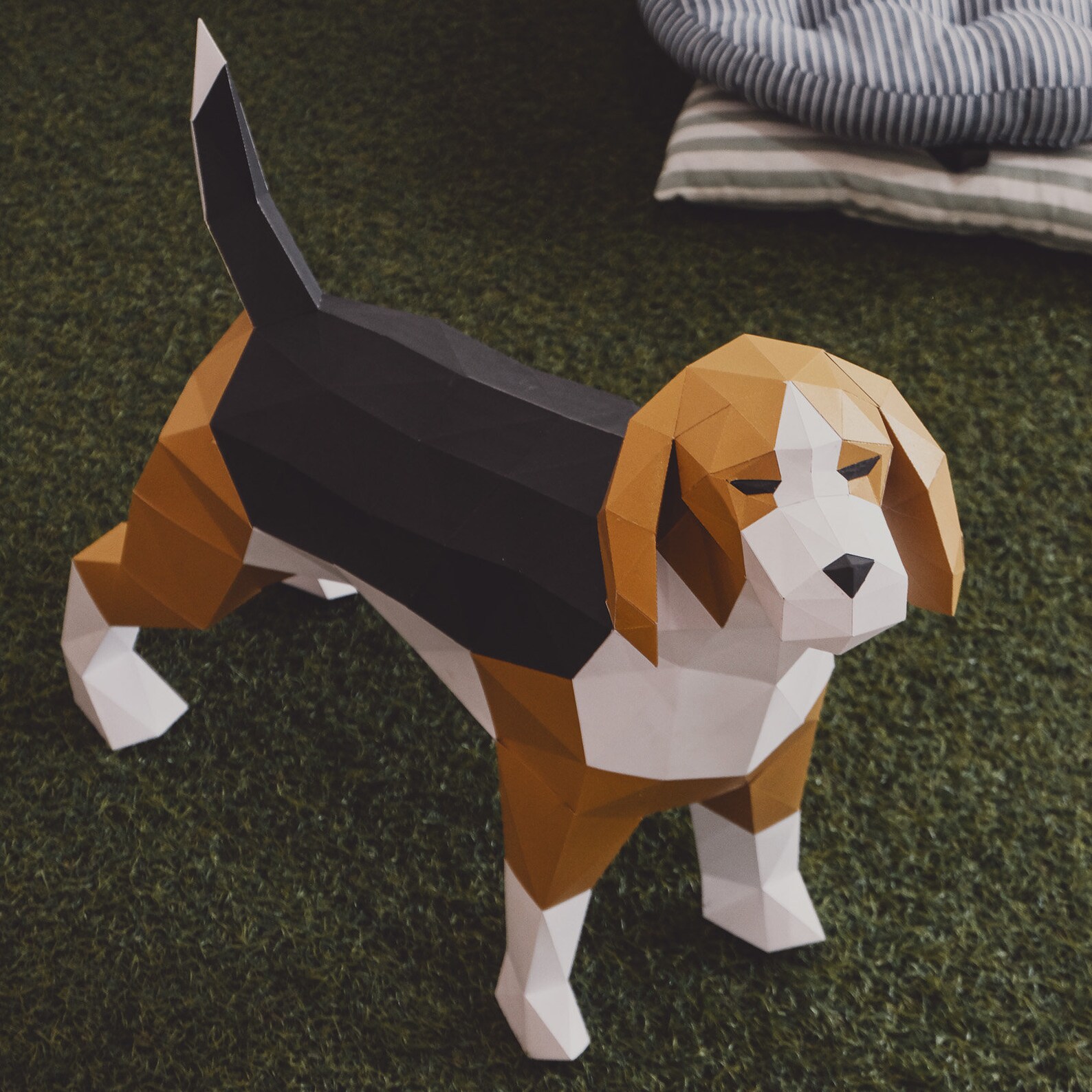 Low Poly Beagle Dog, Papercraft Dog 3D, Digital Template, SVG Download ...