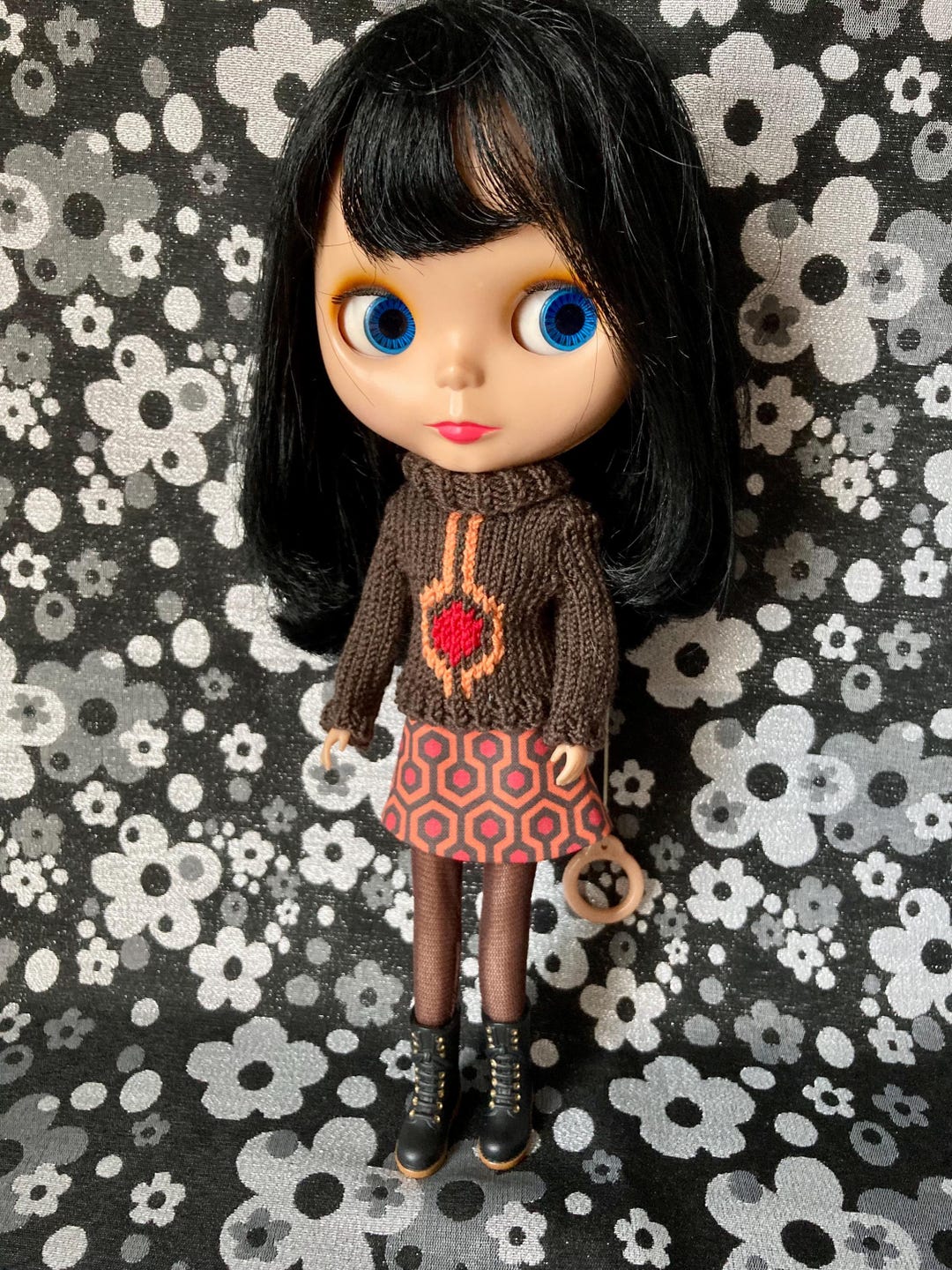 The Shining Hexagon Sweater and Skirt Set for Blythe Doll - Etsy