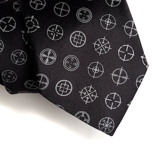 Gun Sight Necktie. Outdoorsman Gift. Rifle Crosshairs Dot Mens Silk Tie ...