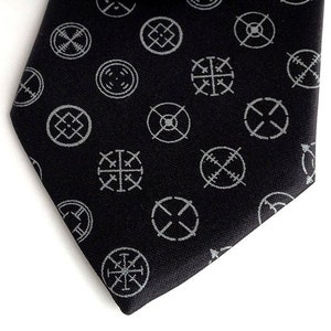 Gun Sight Necktie. Outdoorsman Gift. Rifle Crosshairs Dot Mens Silk Tie ...
