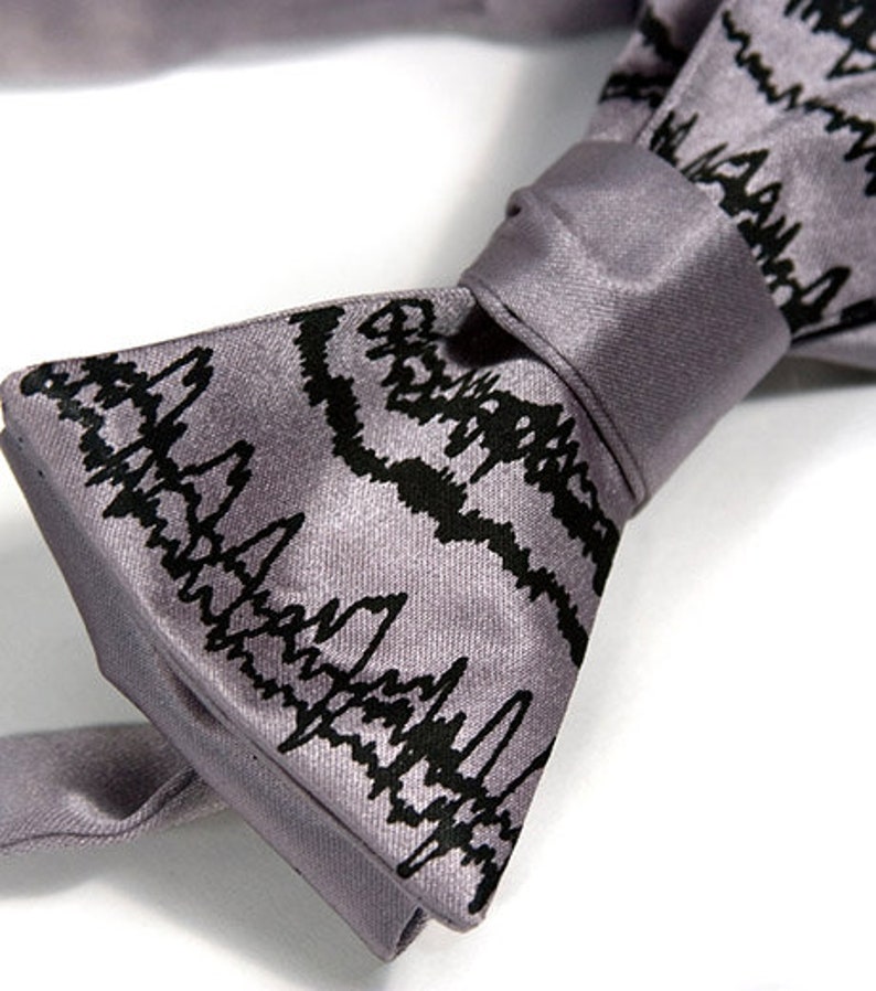 Brainwaves Bow Tie, Self Tie Bow Tie. EEG Sleep Cycles, Brain Waves Bow ...