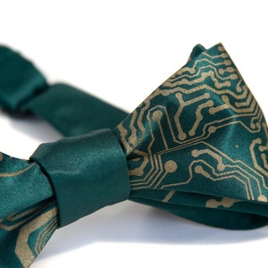 Circuit Board Bow Tie. Circuit Board Print Men's Bow Tie. Computer ...