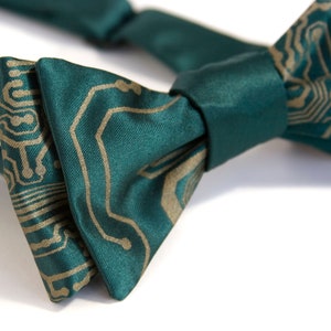 Circuit Board Bow Tie. Circuit Board Print Men's Bow Tie. Computer ...