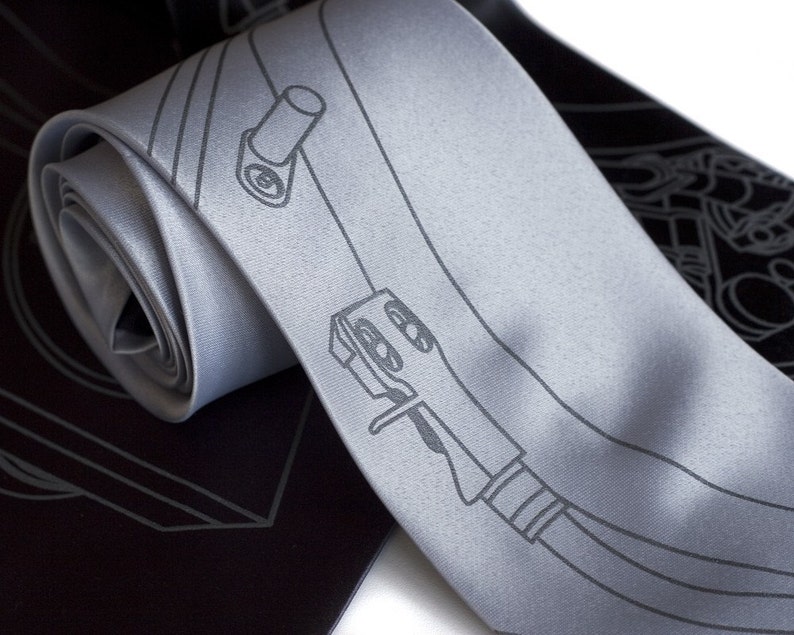 Turntable Tie. Record Player Silk Necktie - DJ Tie - Turntable Tonearm ...