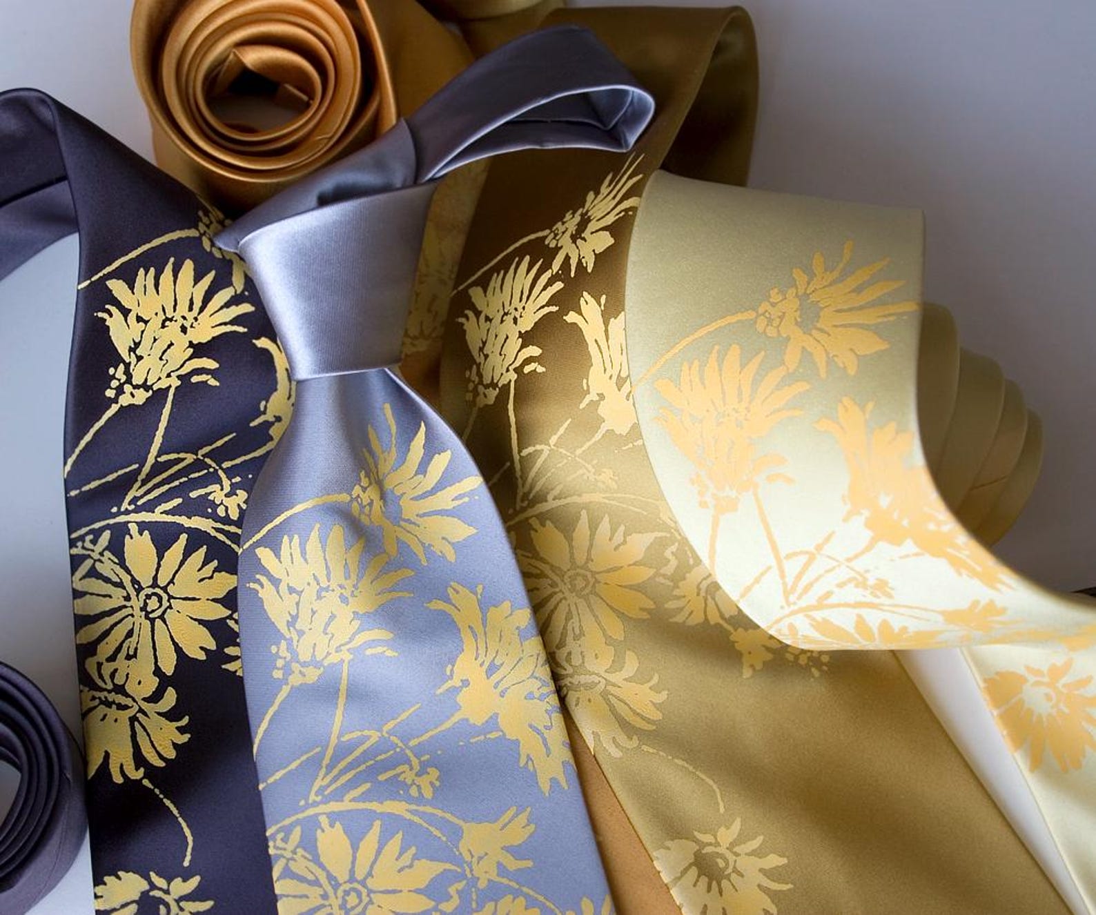 Daisy Print Necktie. Floral Necktie, Floral Print Tie, Flower Tie for ...