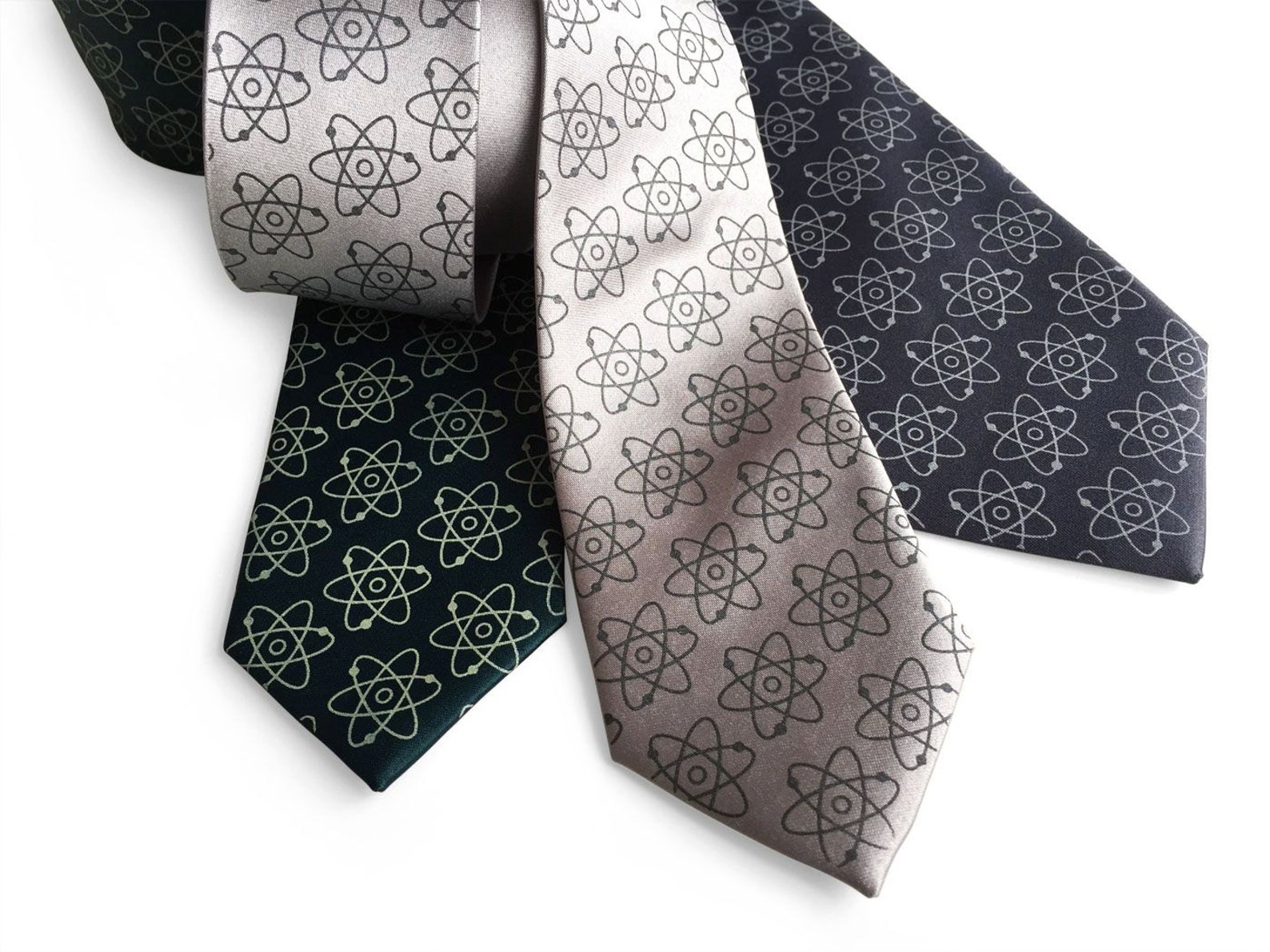 Atomic Print Necktie. Atoms Tie. Molecule, Atom Print Science Tie: Nucleus, Electron Model ...