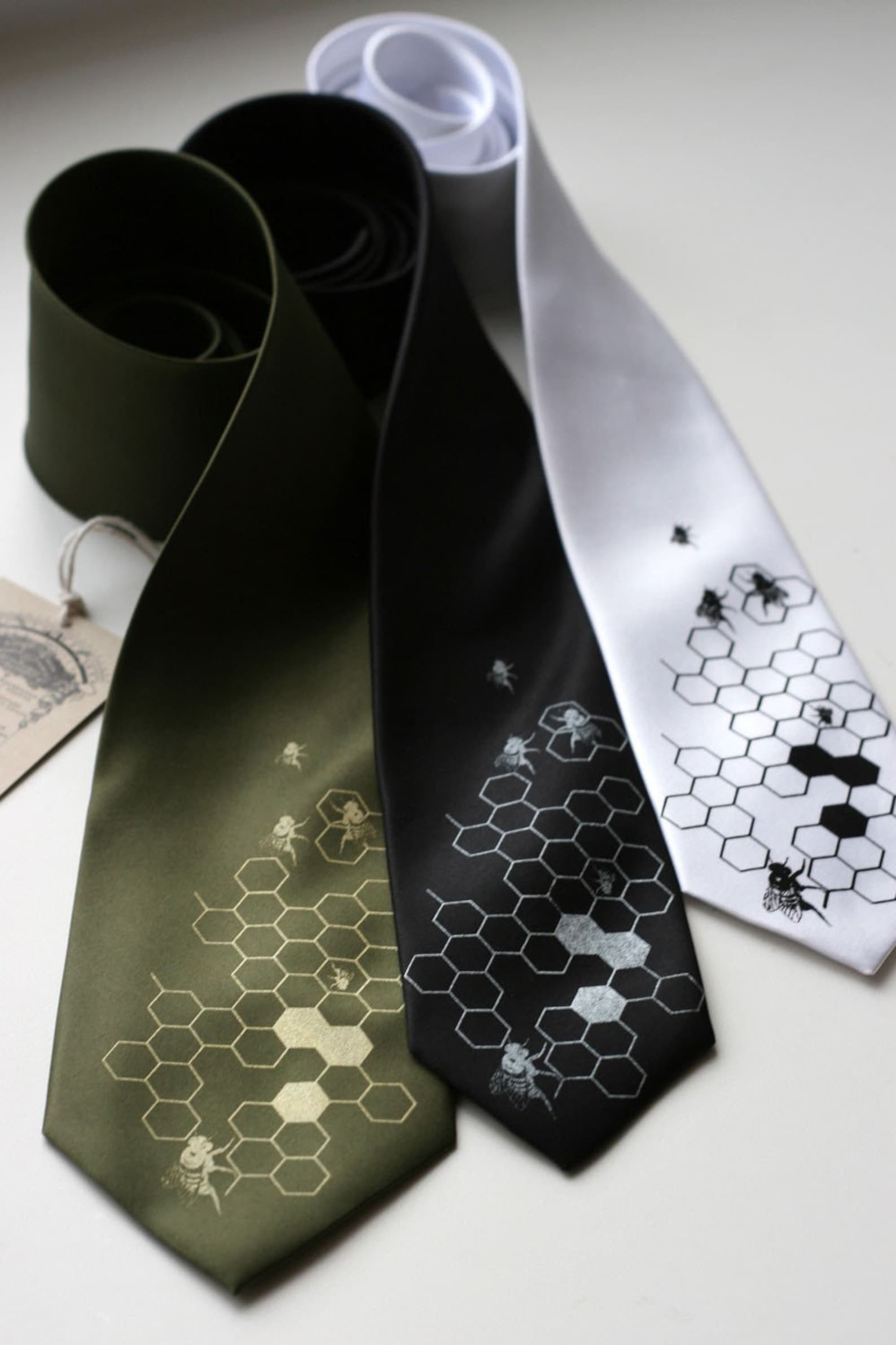Bee Tie. Honey Bee Necktie, Beehive Tie. Honeycomb, Bee Hive Mens Tie ...