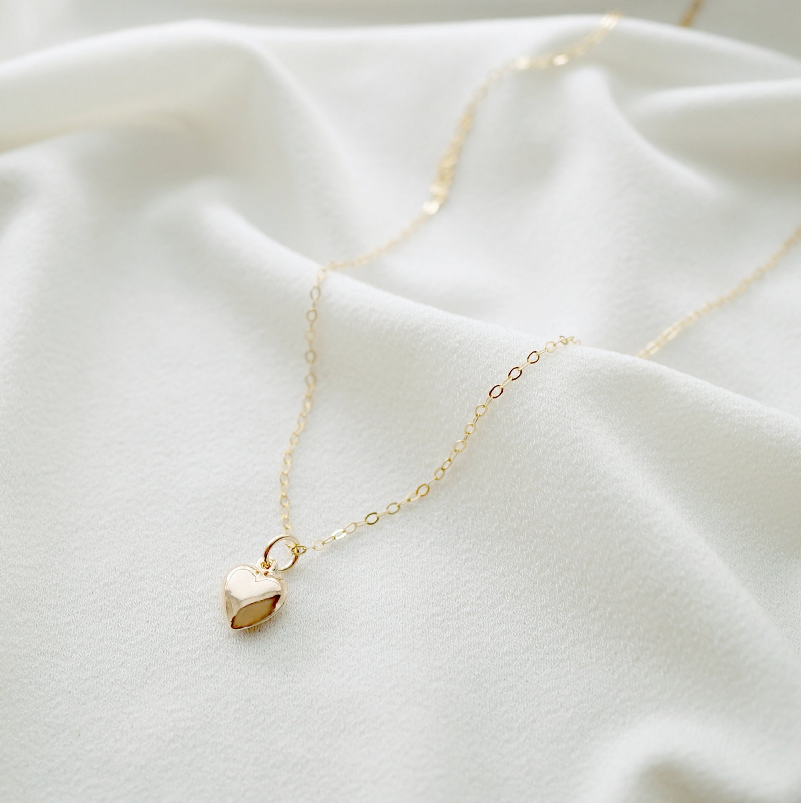 Tiny Gold Heart Necklace clementine // 14K Gold Filled // - Etsy
