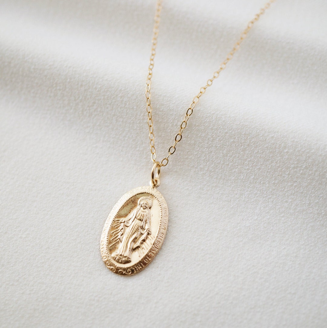 Blessed Mother Virgin Mary Gold Coin Medallion Necklace mary Centro ...