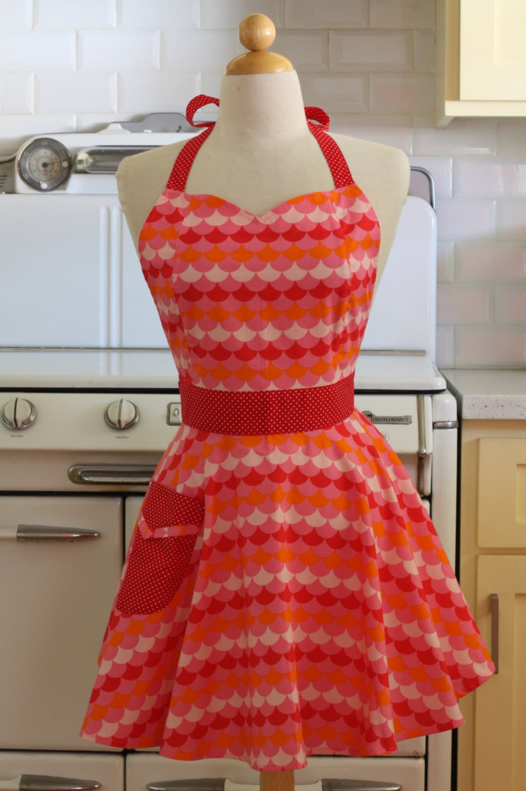 Retro Full Apron Sweetheart Neckline Pink and Red Scallops BELLA - Etsy