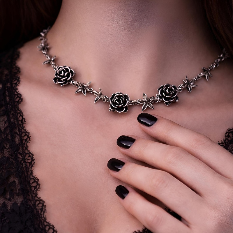 Goth Thorn Necklace - Etsy
