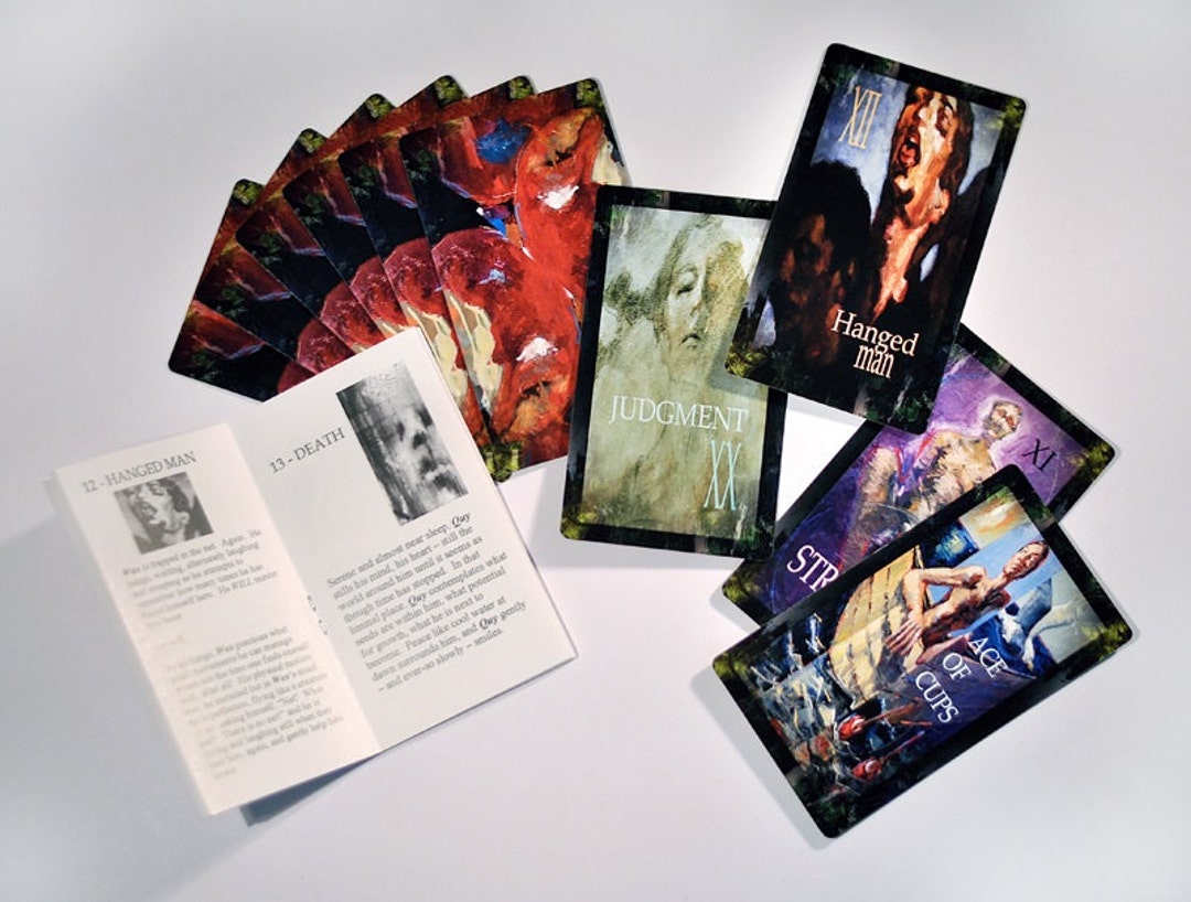 Tarot Deck (DECK OF CARDS): Scuro by Lon Brauer and Regan Wann - Etsy