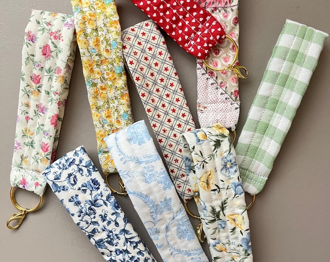 Handmade Keychain Wristlet / Quilted Wristlet - Etsy