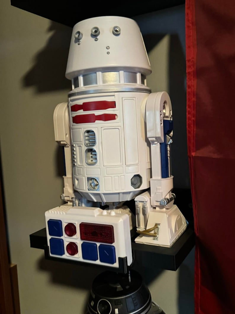 Galaxy's Edge Droid Depot R/C Unit Droid Shelf - Etsy
