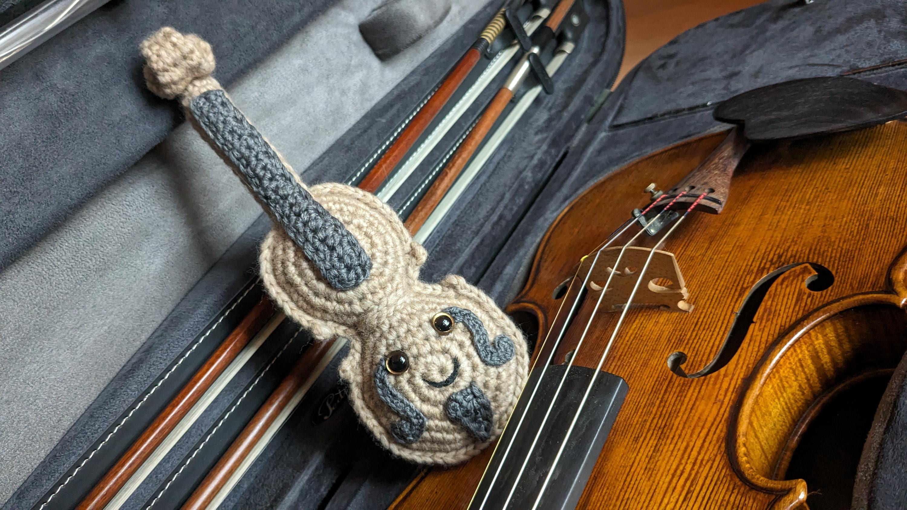 Violin Plushie, PDF Crochet Pattern, English - Etsy