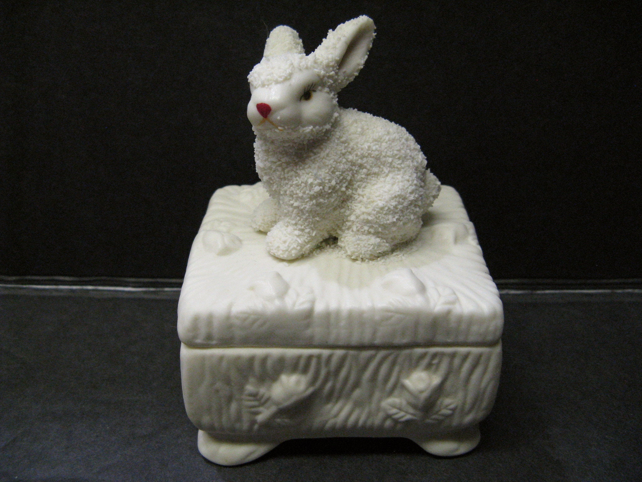 Bunny Rabbit Trinket Box, Vintage Trinket Box, Vintage Bunny Rabbit ...
