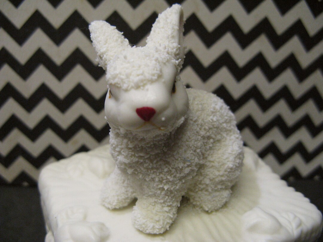 Bunny Rabbit Trinket Box, Vintage Trinket Box, Vintage Bunny Rabbit ...