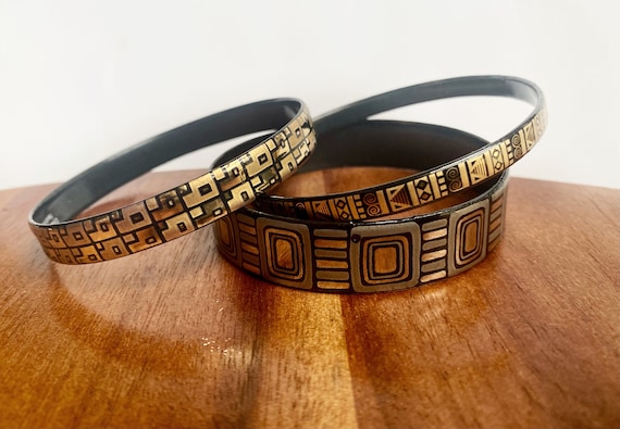 3 Three Vintage Hermes style, stacking bracelets. Set… - Gem