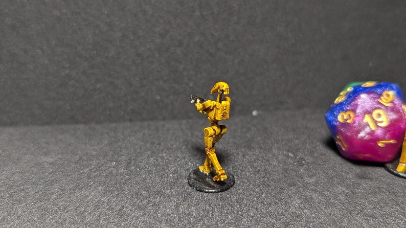 Star Wars B1 Battle Droid (marching, Right Leg Forward), Miniature Hand ...