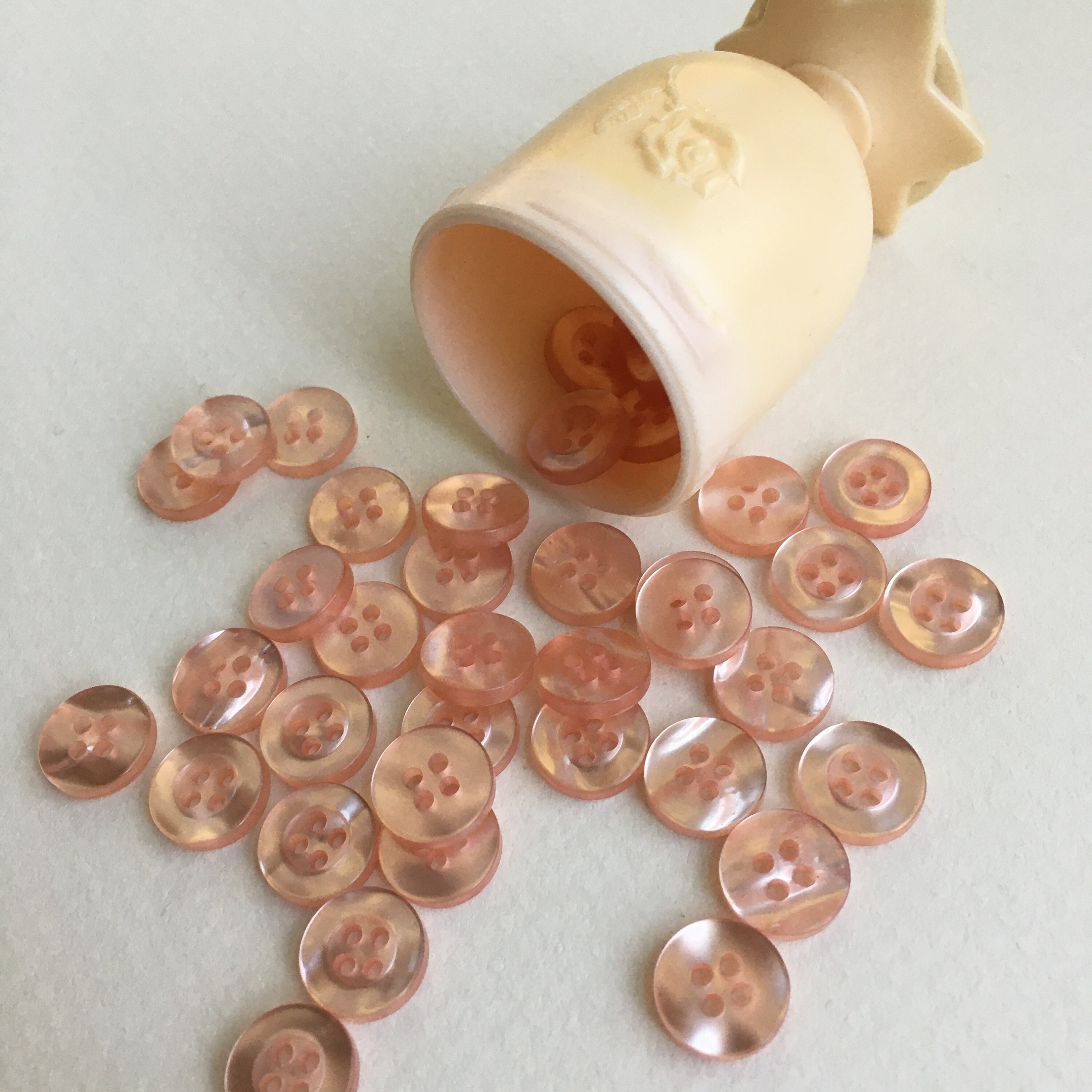 Shiny Light Peach Buttons Set of 40 7/16 in Diameter - Etsy.de