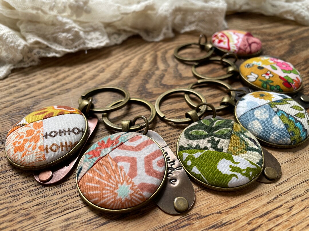 Little Quilt Keychains Key Fob Keyring Fabric Buttons-words of ...