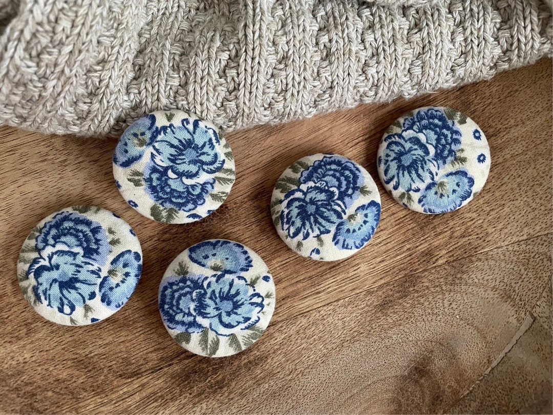 Floral Fabric Button Set-5 Jumbo Buttons-blue Florals-unique Buttons ...