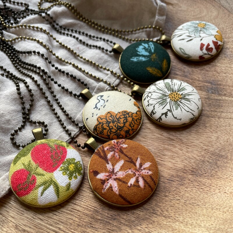 Button Necklace - Etsy