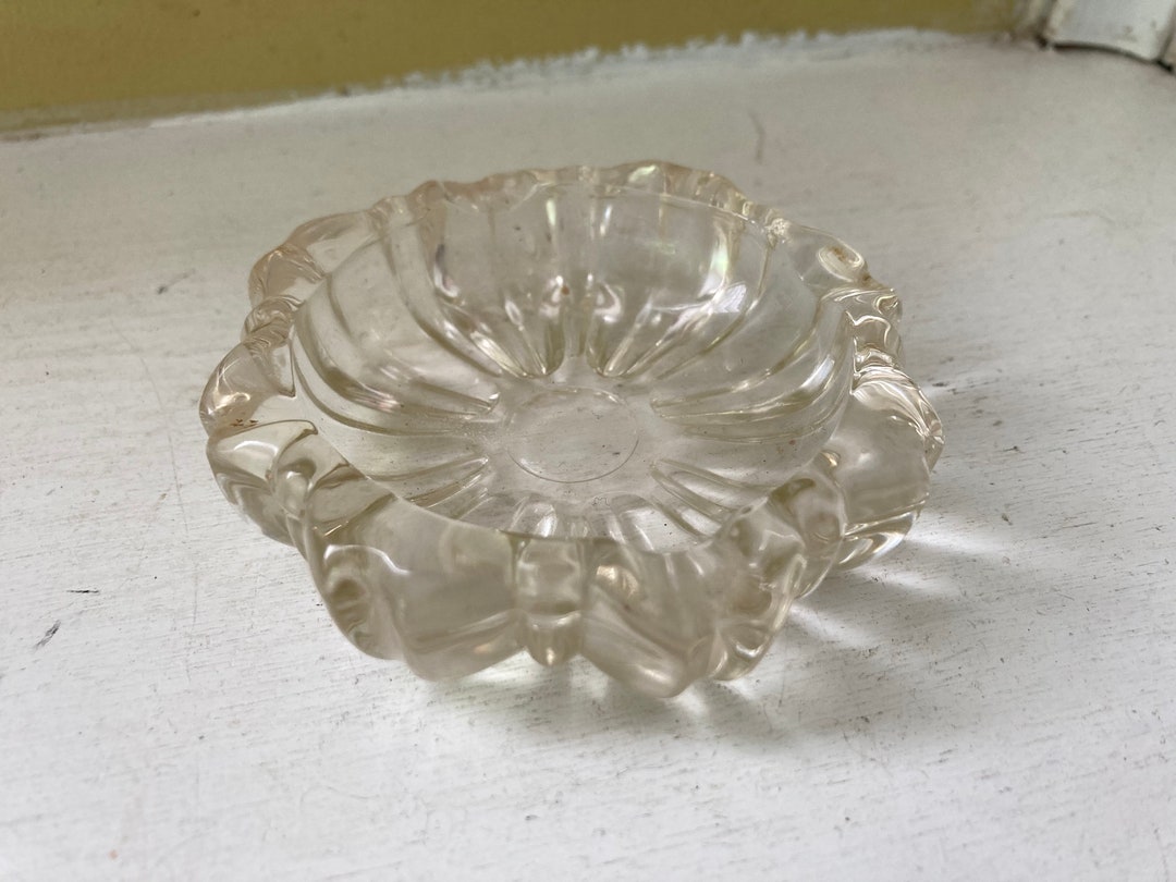 Tiny Glass Ashtray | Small Personal Ash Tray | Flower Snowflake Shaped ...