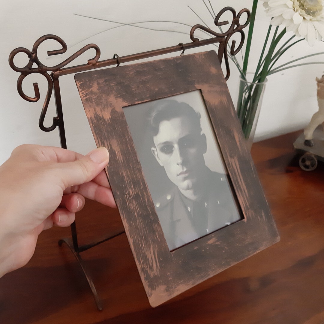 Upcycled Metal Swivel Photo Frame: Vintage Portrait Display (9.5 X 14cm ...