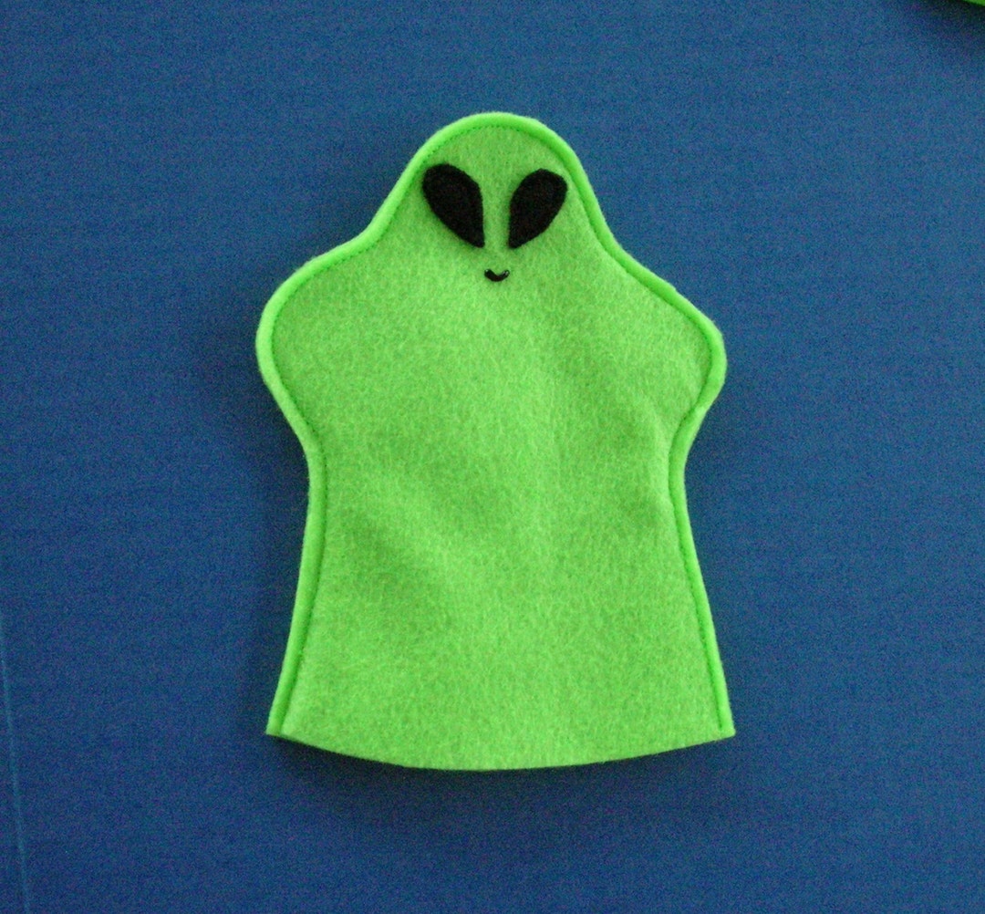 Green Alien Hand Puppet / Felt Alien Puppet / Outer Space Party Favors ...