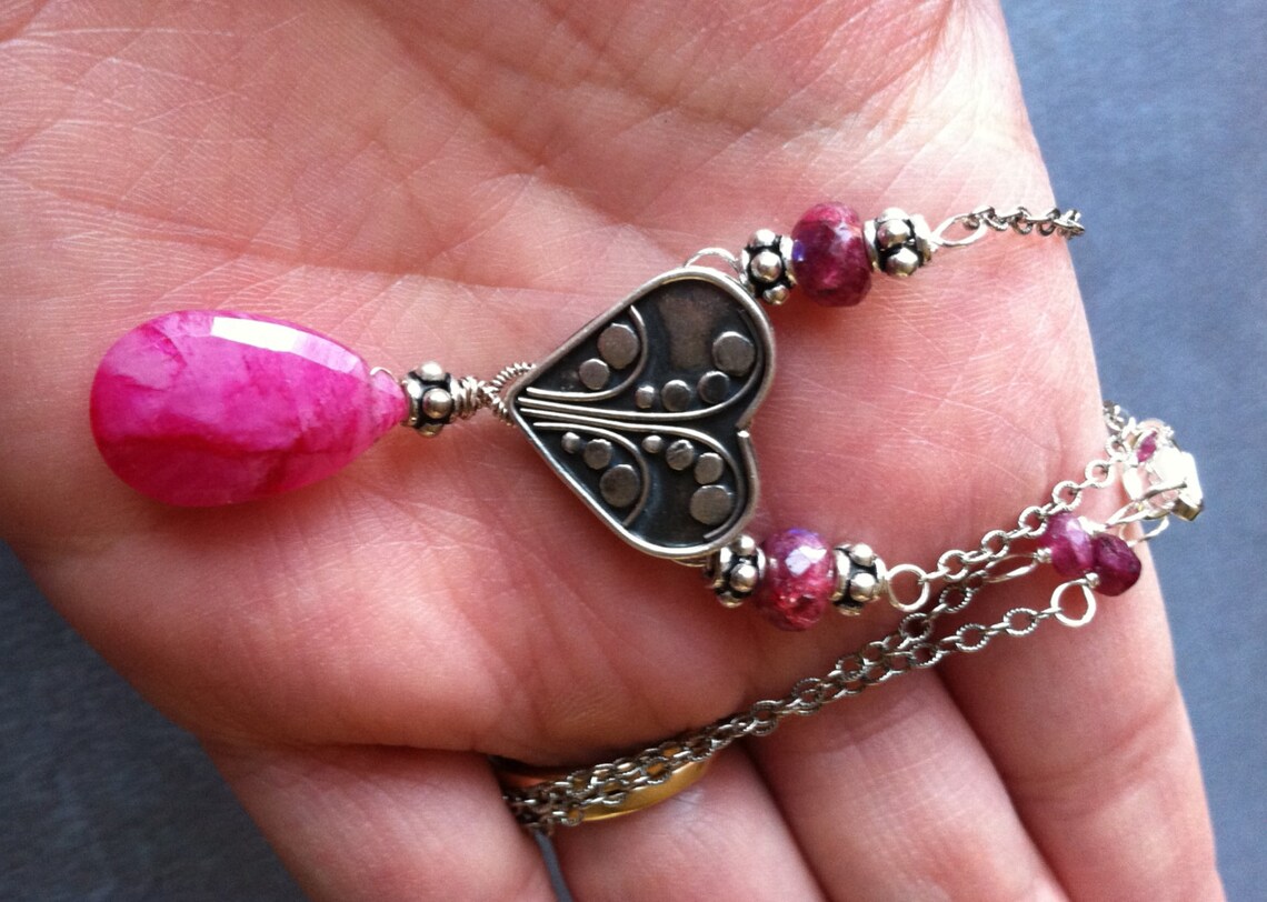 Bleeding Heart Necklace - Etsy