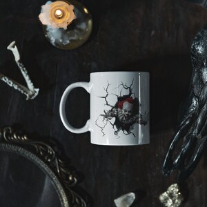 Pennywise Breaking Through Mug, It Movie Fans Gift, Horror Movie Cup ...