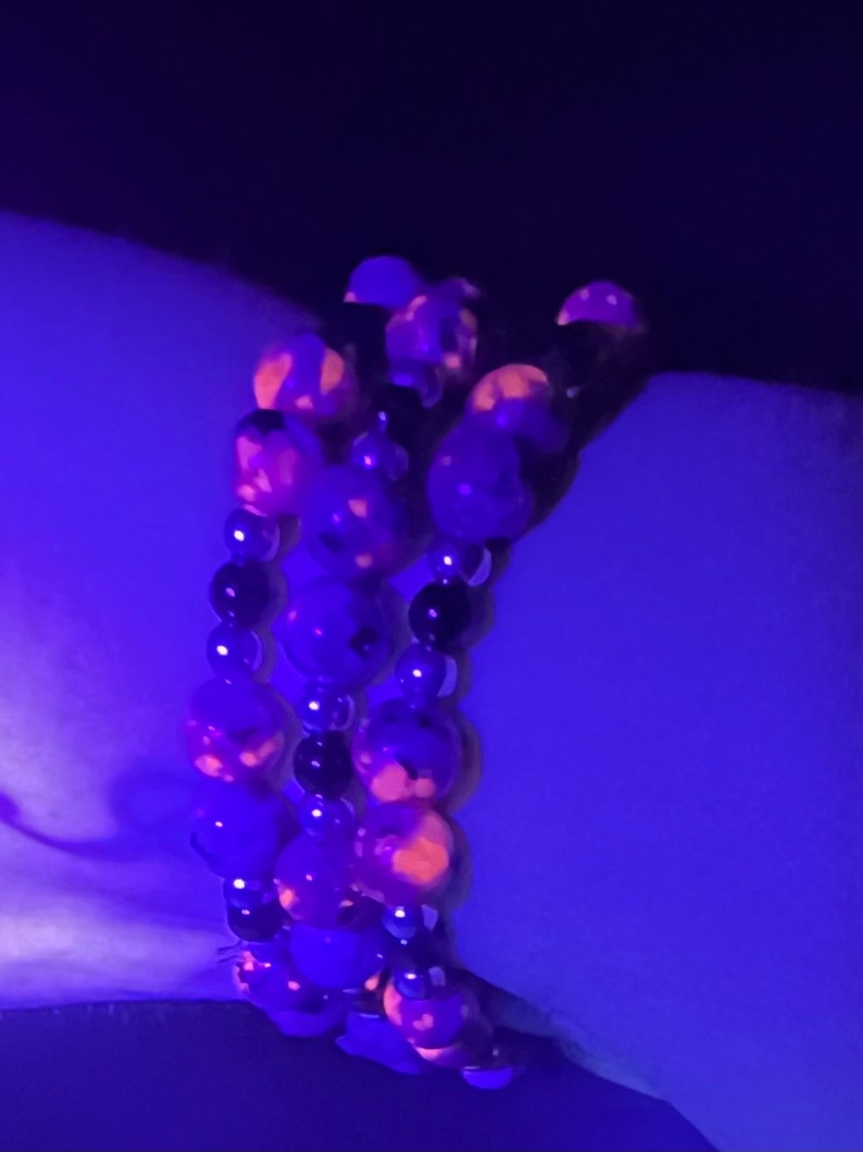 UV Reactive Yooperlite & Black Obsidian Bracelet | Glow Under UV Light ...