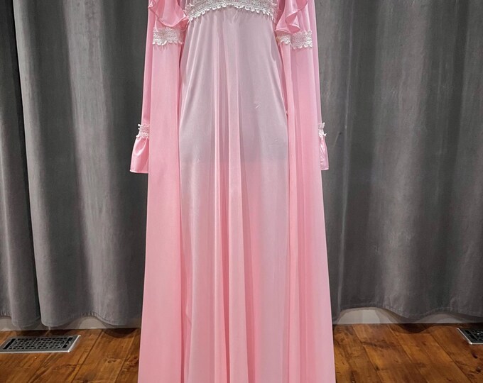 Vintage Slumber Suzy Peignoir Set: Pink Nylon Nightgown and Robe Set ...