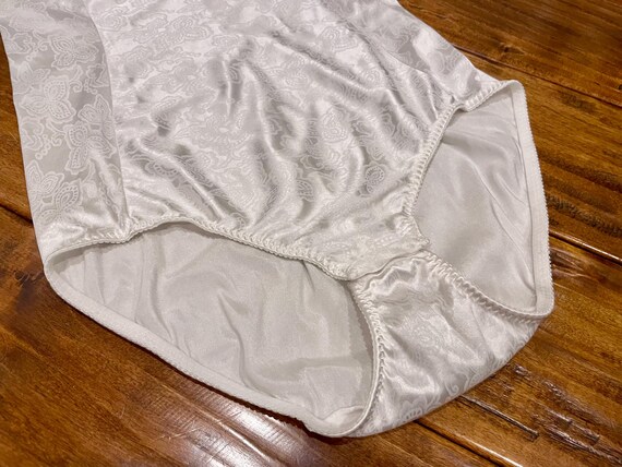 Vintage Wonderbra white floral paisley pattern 40C bo… - Gem