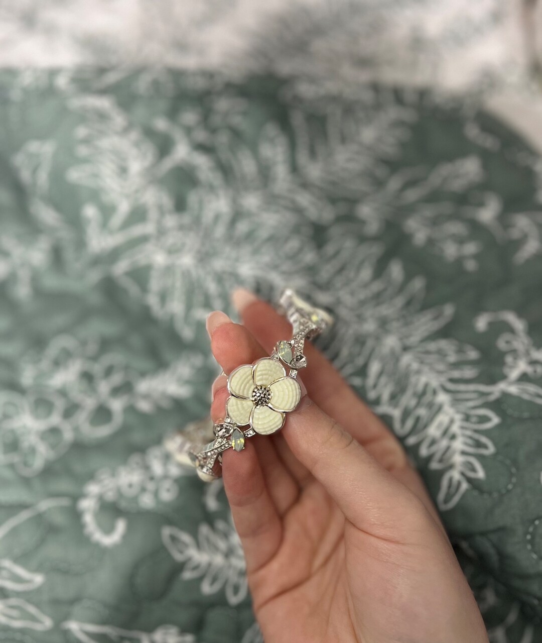 Napier/ Name Brand/ White Textured Flower/ Opal and Clear Gemstones ...